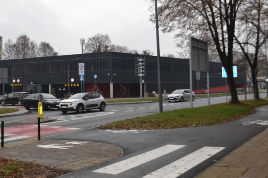 Za parkowanie bez biletu komunikacji miejskiej zapłacisz 100 zł kary