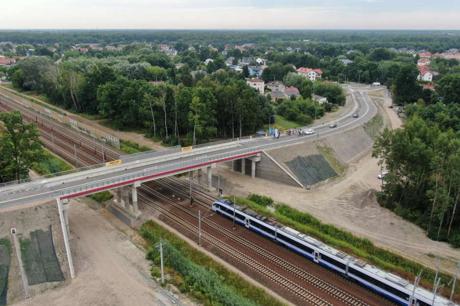 Przybywa bezkolizyjnych skrzyżowań z koleją. Nowy wiaduktu w Kobyłce już otwarty