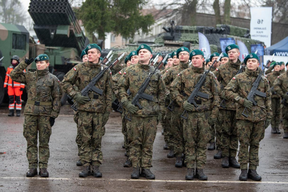 Nowe jednostki wojskowe i mieszkania dla żołnierzy. Celem głównym Polska Wschodnia