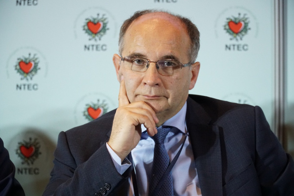 Pacjent błąka się po systemie i szuka znajomości. Nowy rząd spróbuje to ...