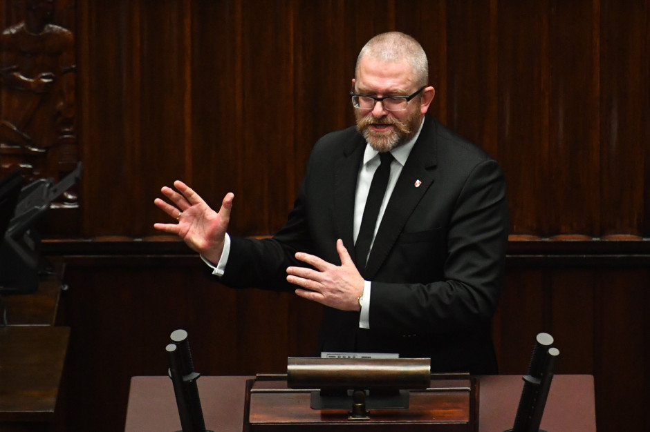Sejm uchylił immunitet Grzegorzowi Braunowi. Prokurator przedstawi mu 7 ...