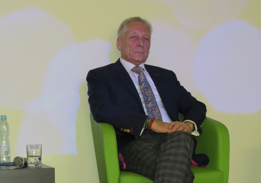 Prof. Marek Bryx: Najwięcej mieszkań budują deweloperzy. Niech samorządy z nimi współpracują