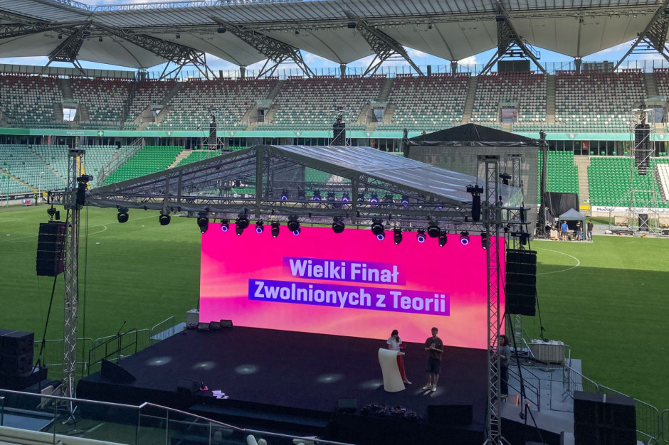 Młodzież sama rozwiązuje problemy miast. W Warszawie nagrodzono ich ...