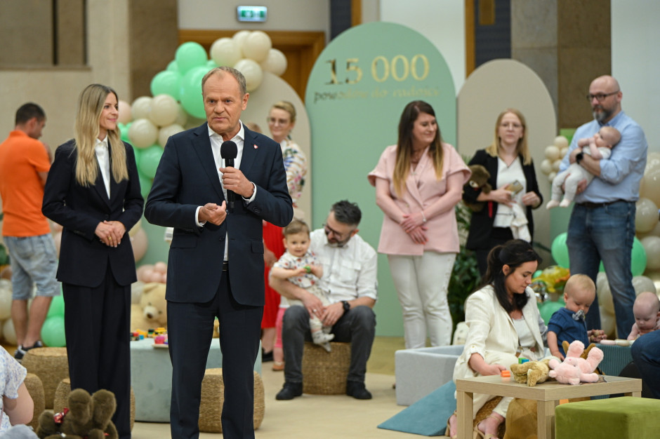 Donald Tusk podsumowuje 2 lata programu in vitro: Mamy o 15 tys ...